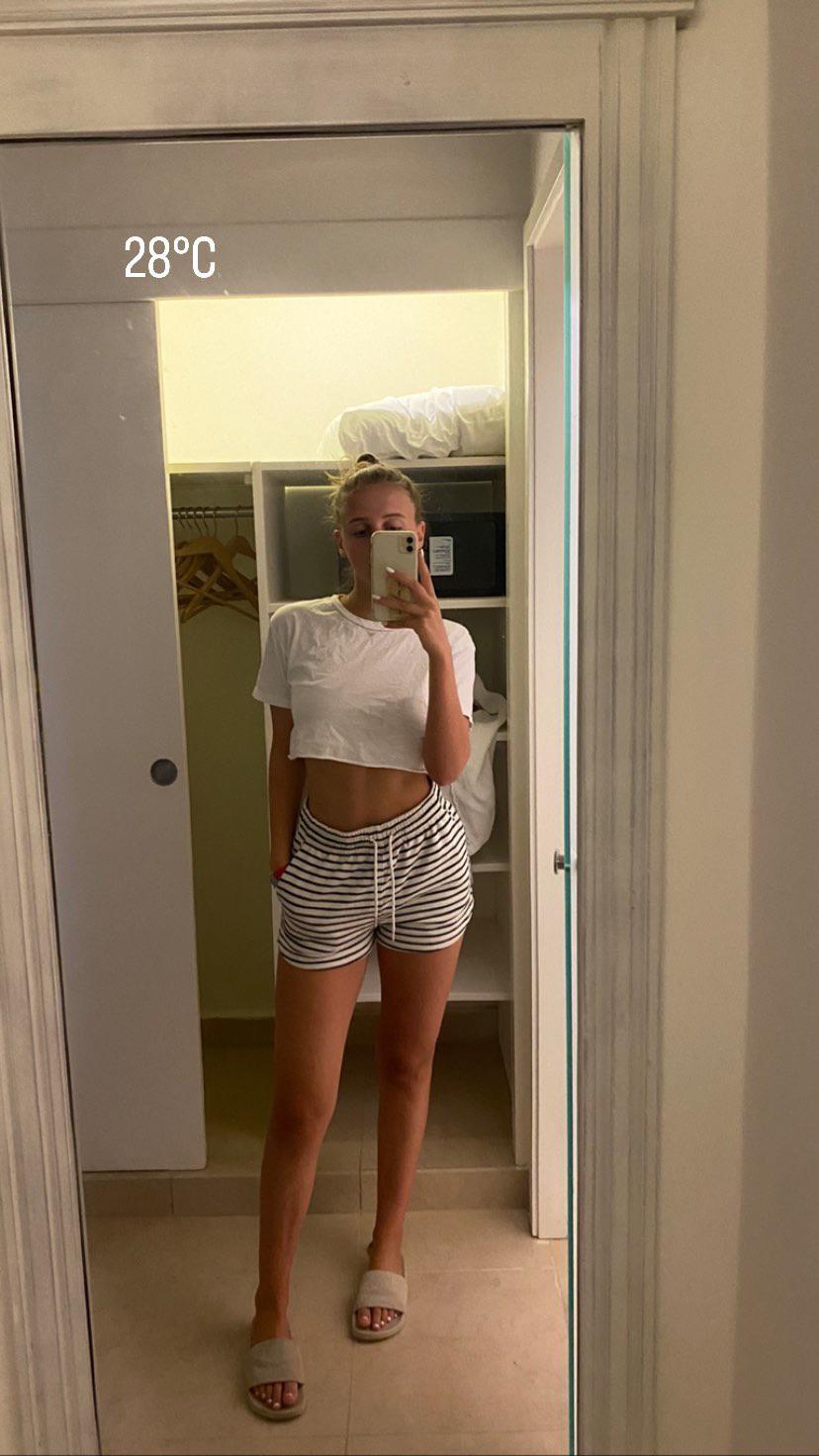 Still living in summer | Scrolller