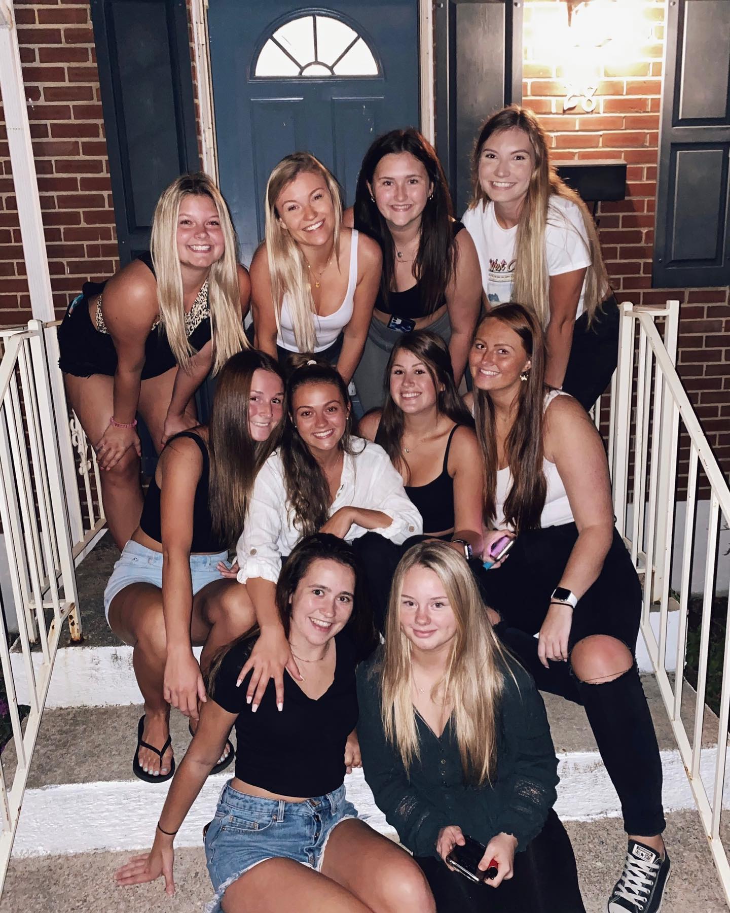 Stoop Sessions | Scrolller