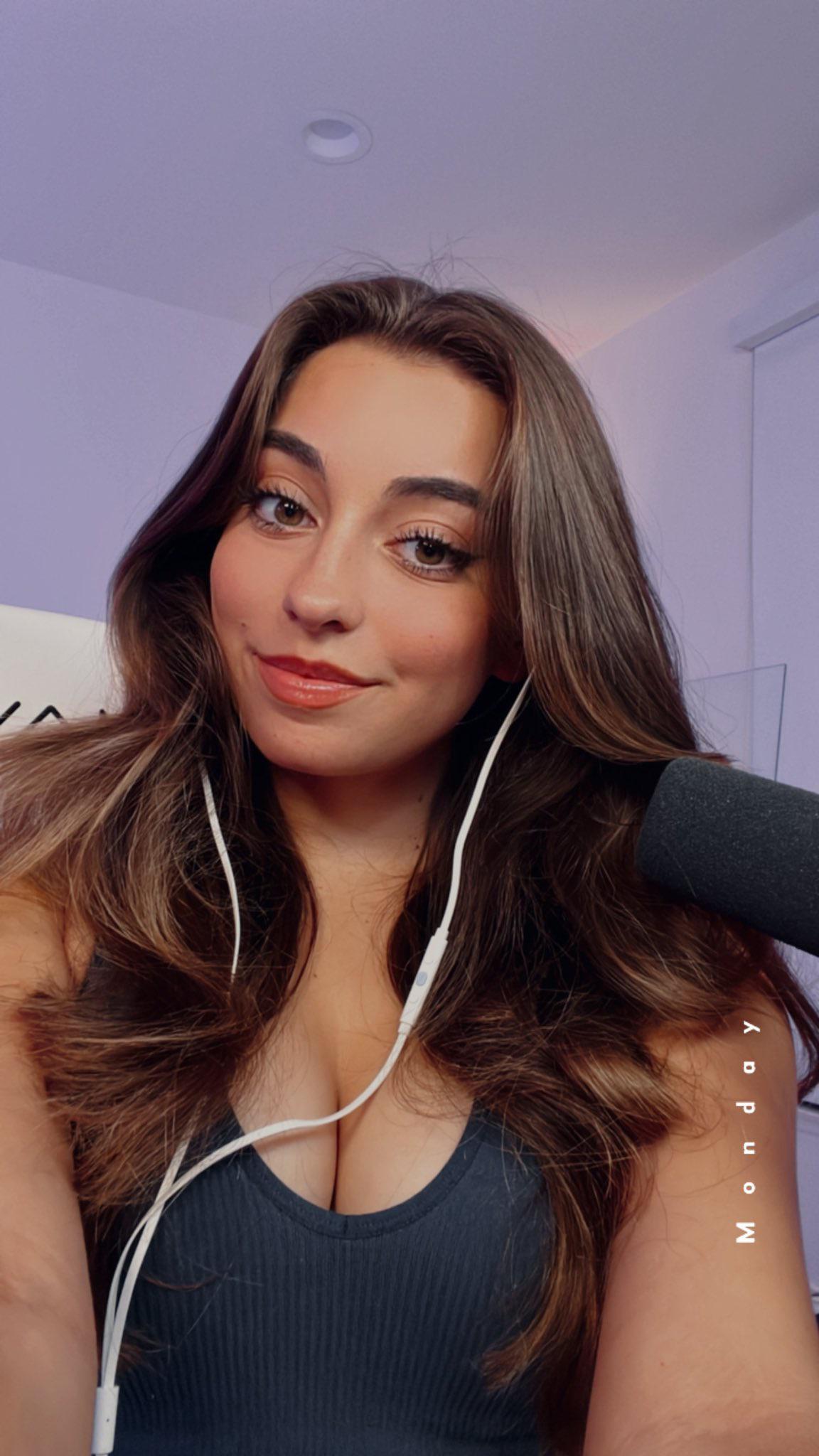 Stream Time! | Scrolller