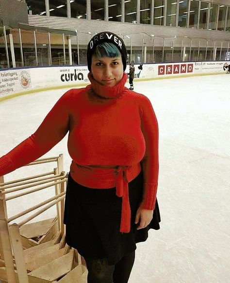 Stretched Turtleneck | Scrolller