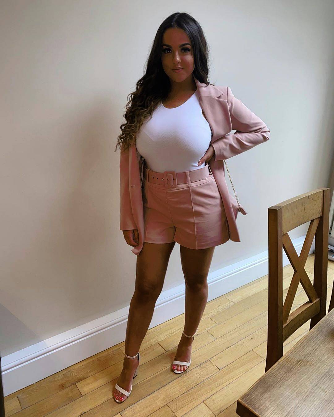 Stretching the tight Top | Scrolller