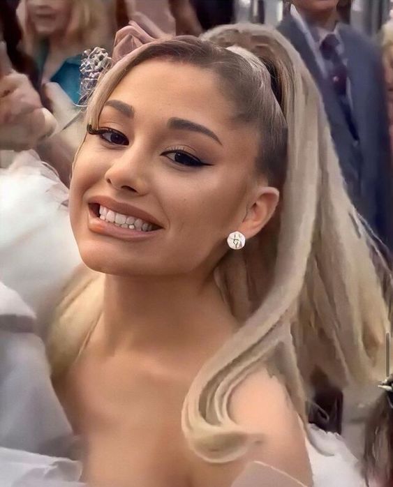 Such a beautiful woman😍 | Scrolller