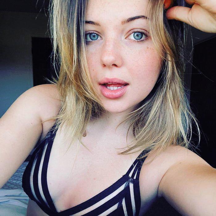 Suck me off to Sammi Hanratty | Scrolller
