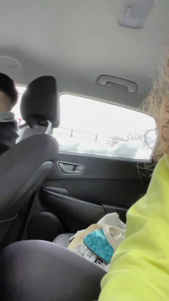 I love giving blowjobs to my taxi drivers | Scrolller