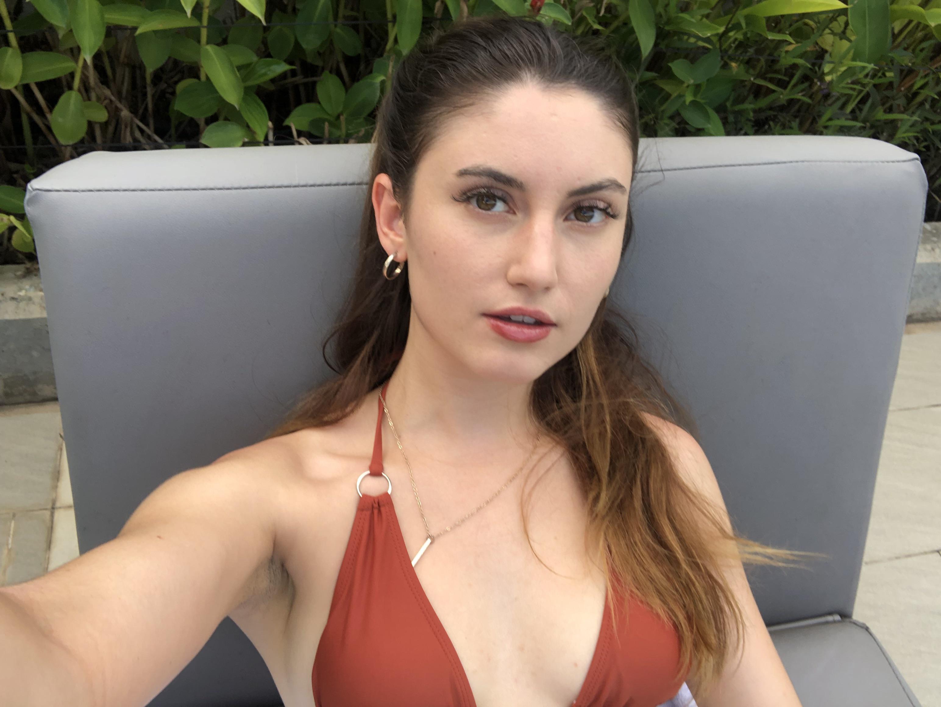 Sunbathing at the pool today ☀️ 🏊‍♂️😊 | Scrolller