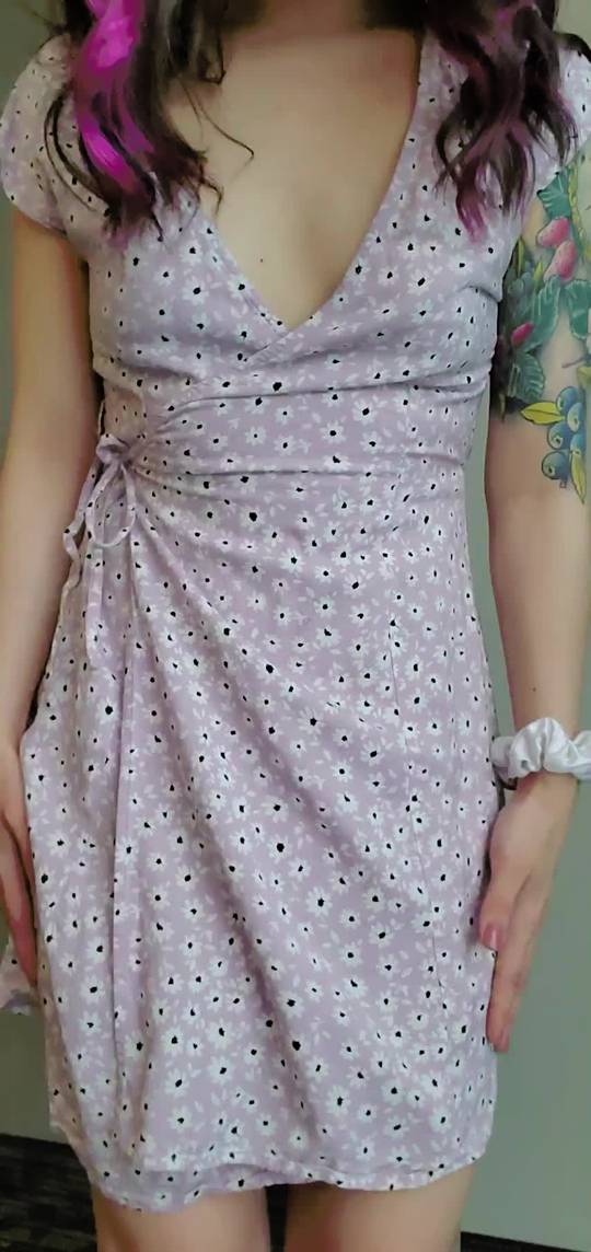 No panties needed | Scrolller