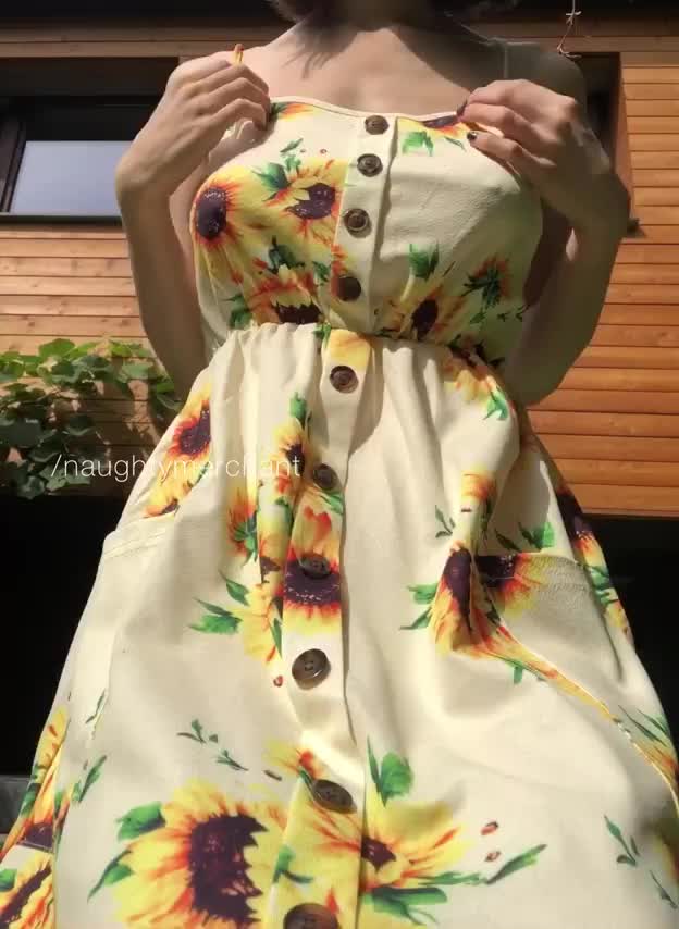 Sundress reveal 🌻 | Scrolller
