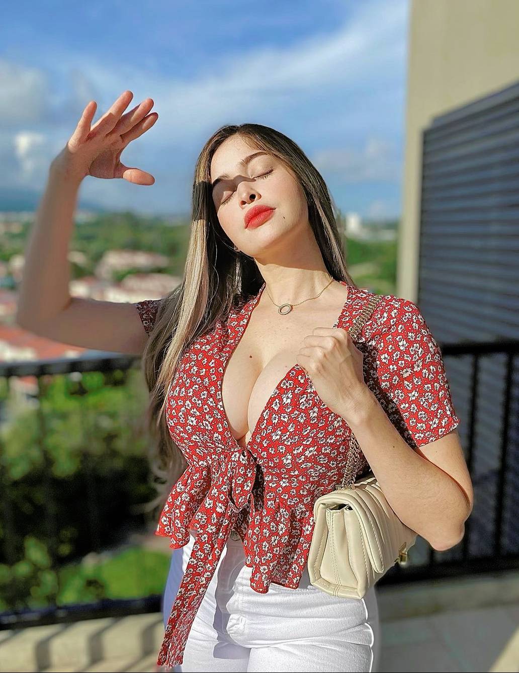 sunkissed | Scrolller