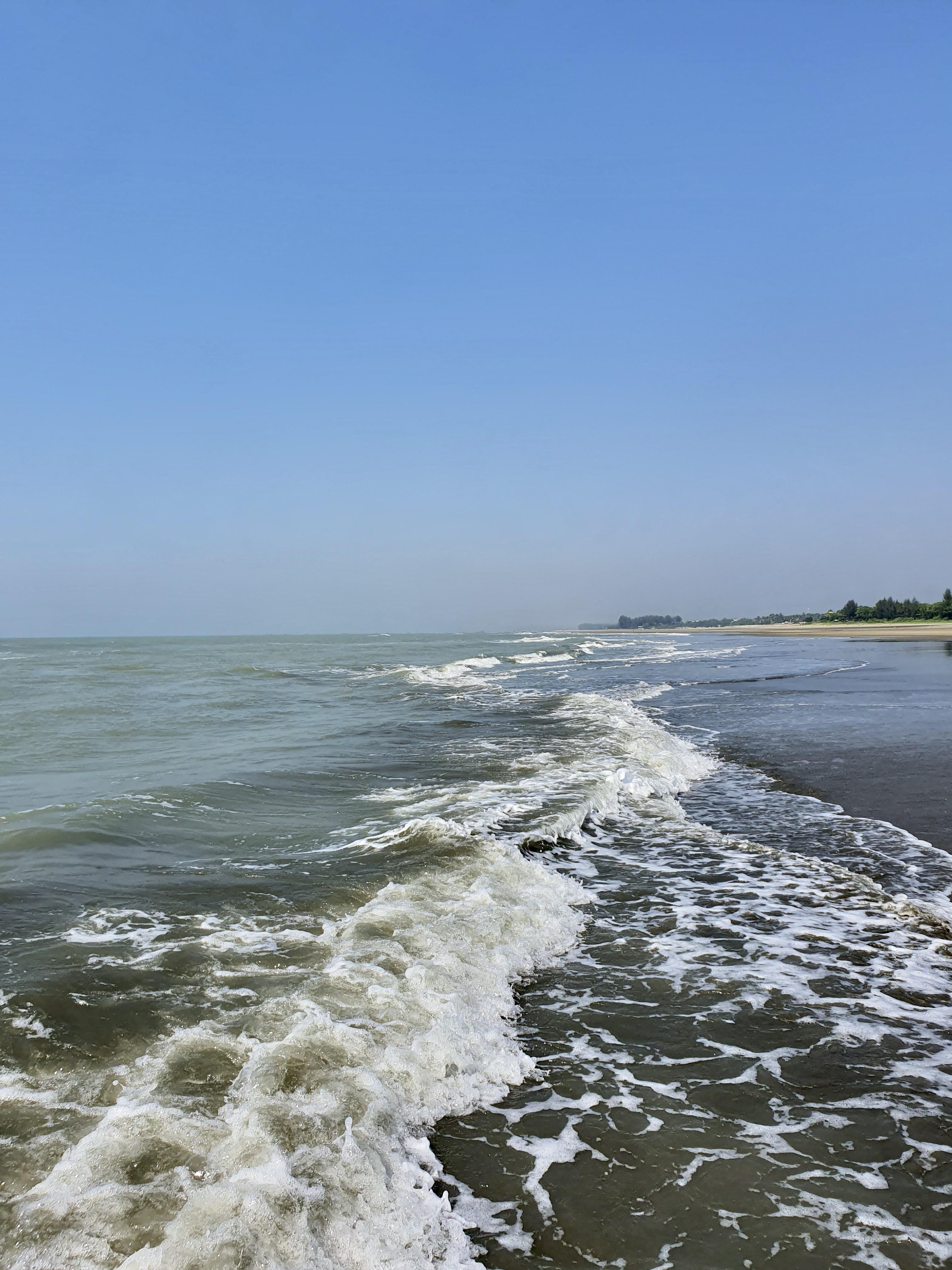 Sunny afternoon waves 🌊 | Scrolller