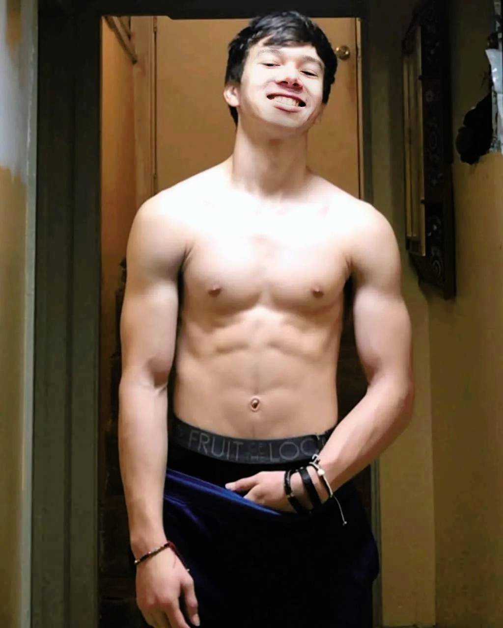 Sup? 😁 | Scrolller