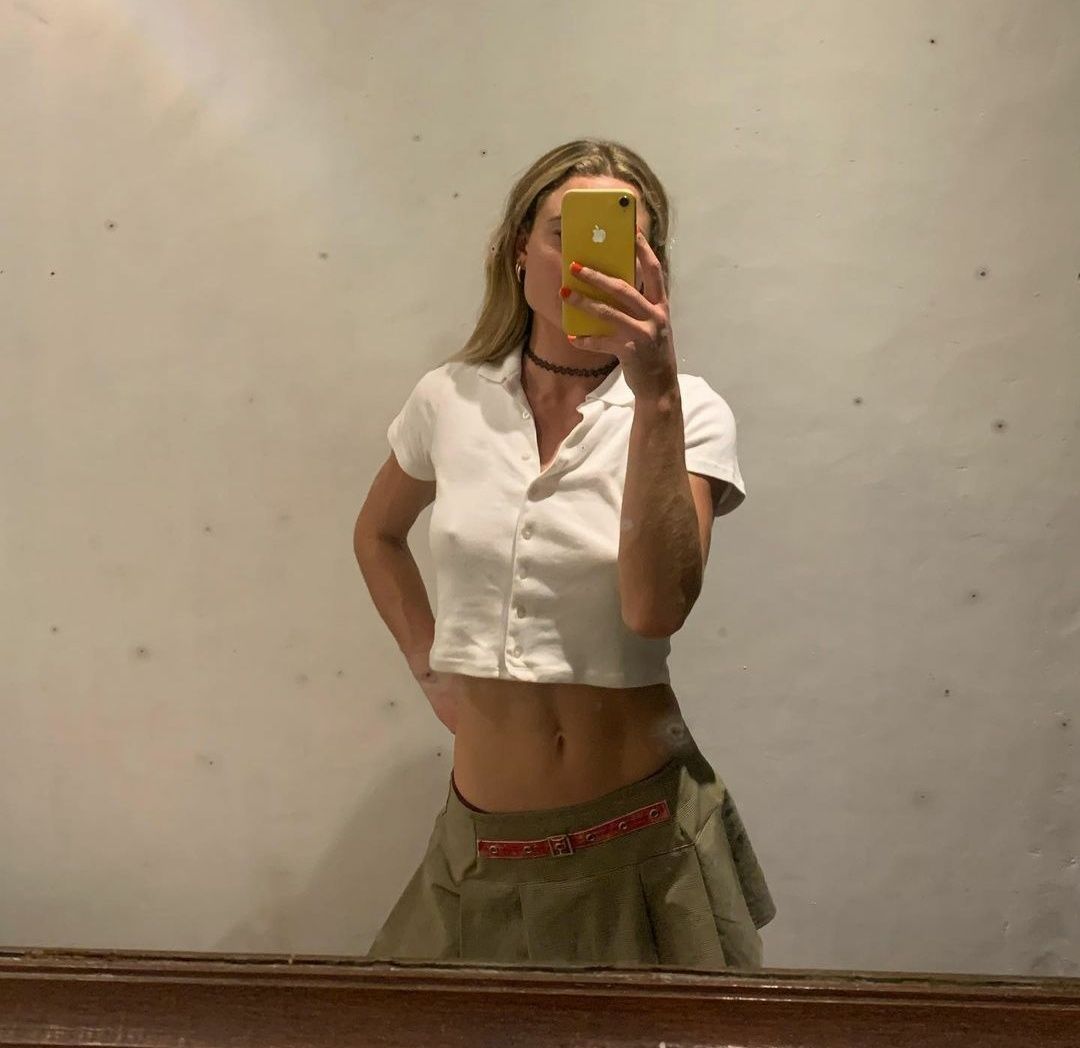 Surfer girl Nikki van Dijk | Scrolller