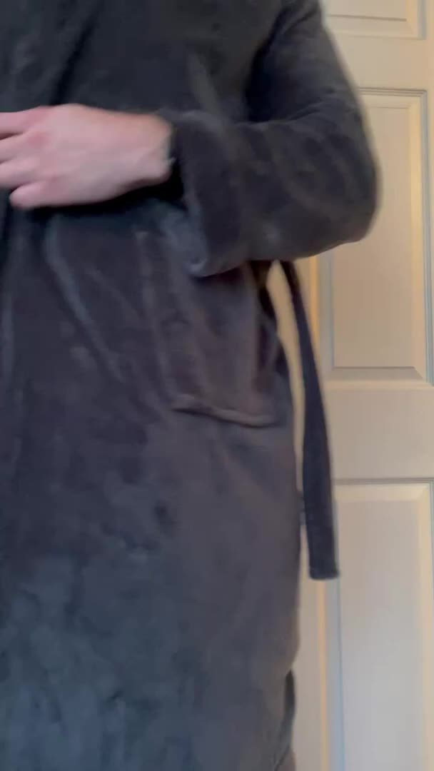 Surprise! | Scrolller