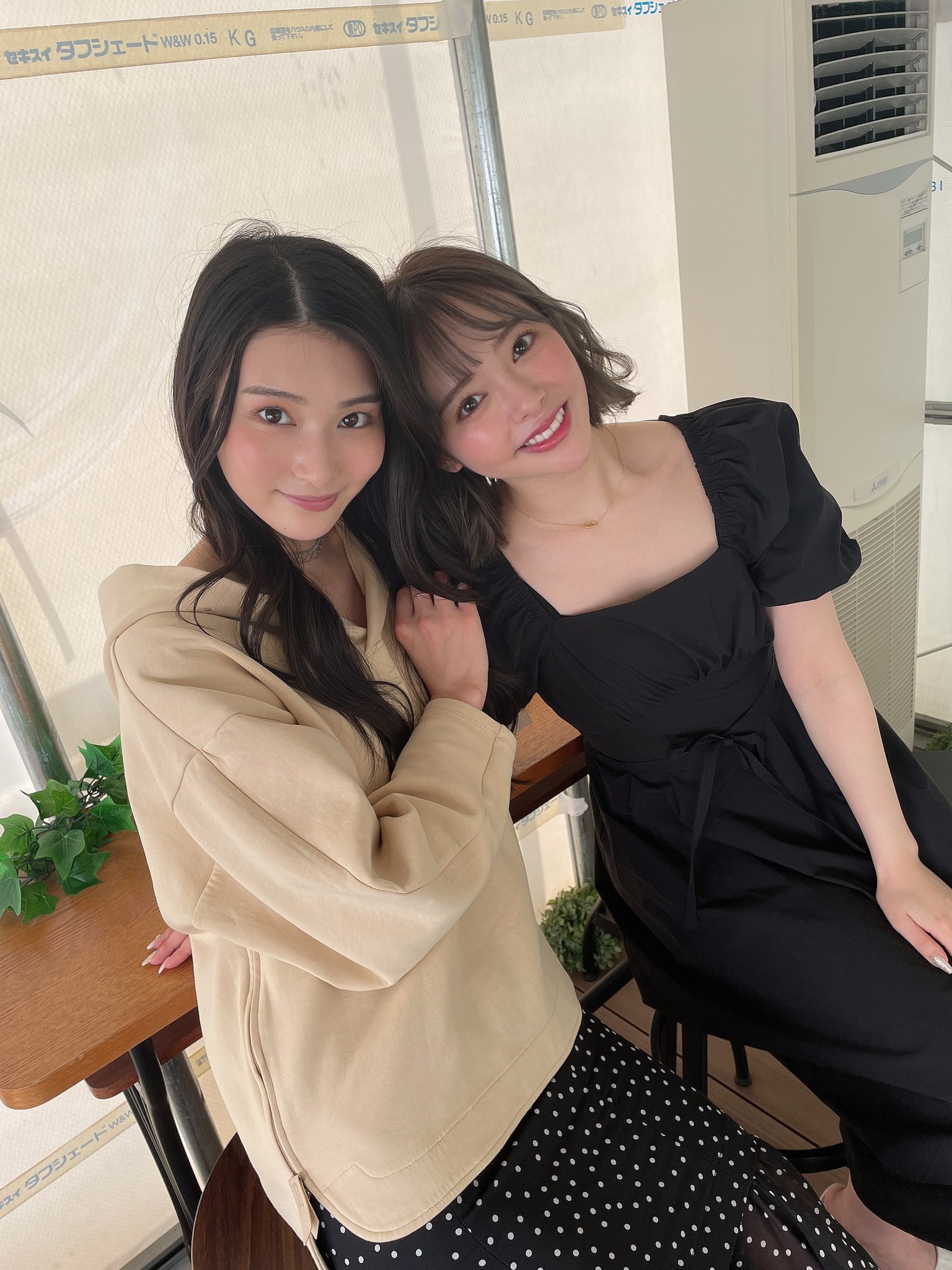 Suzu and Yuna | Scrolller