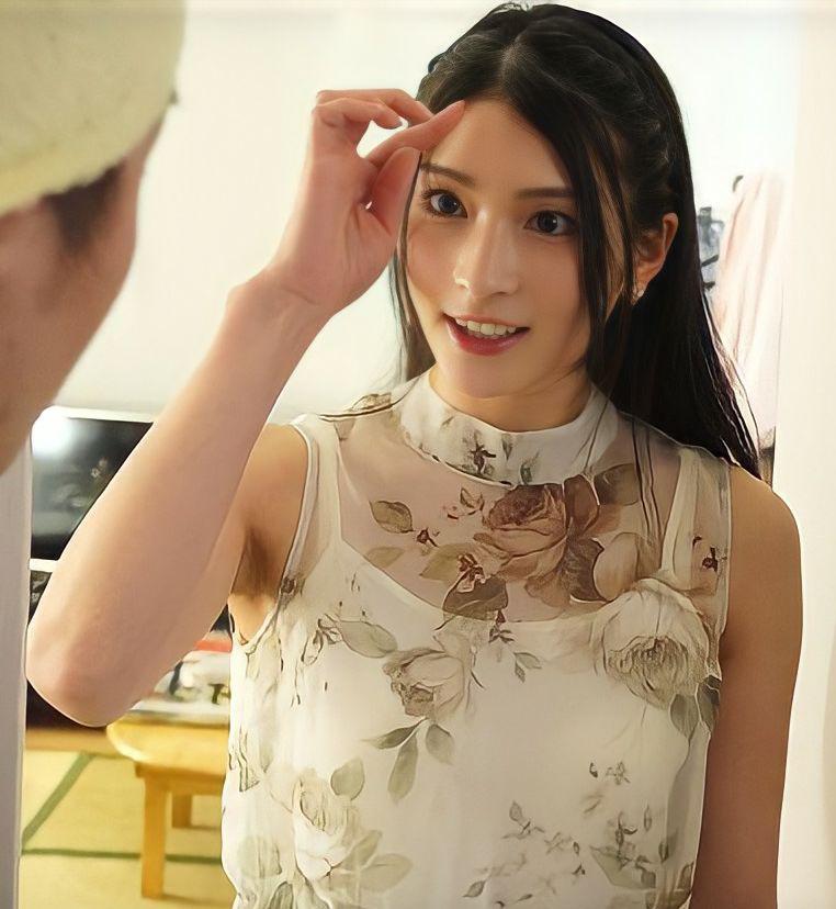 Suzu Honjo | Scrolller