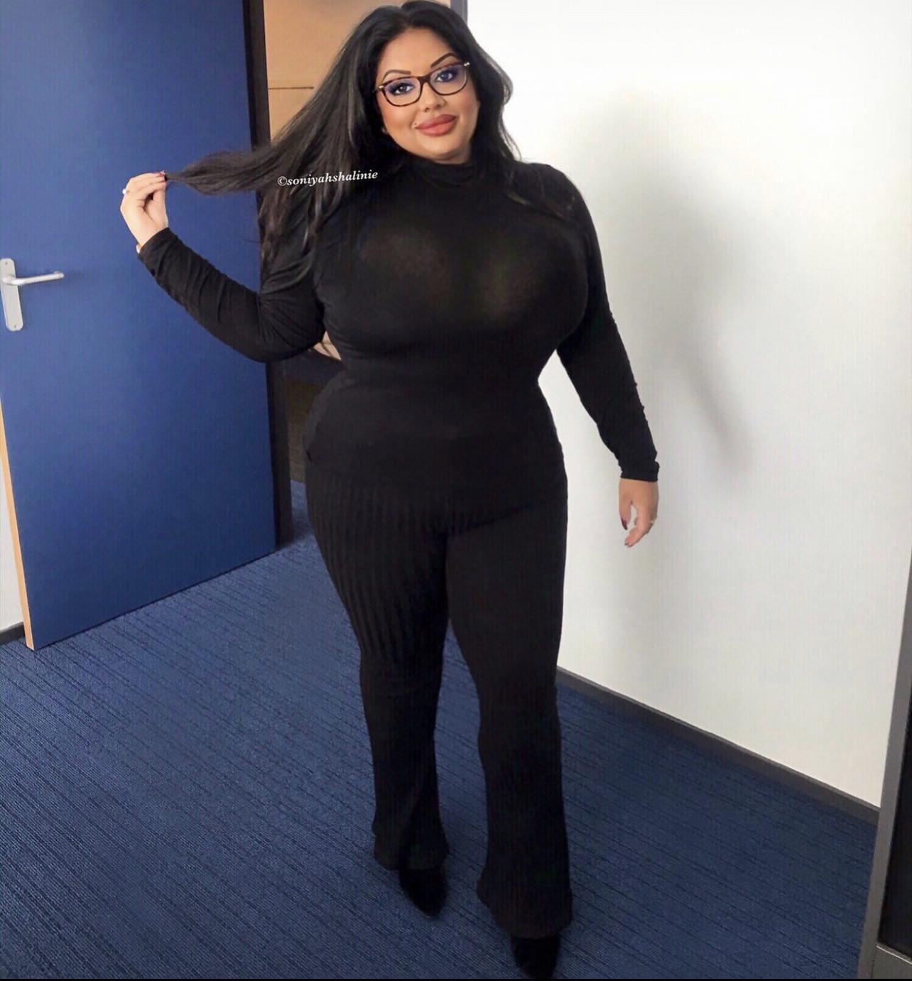 Sweater meat | Scrolller