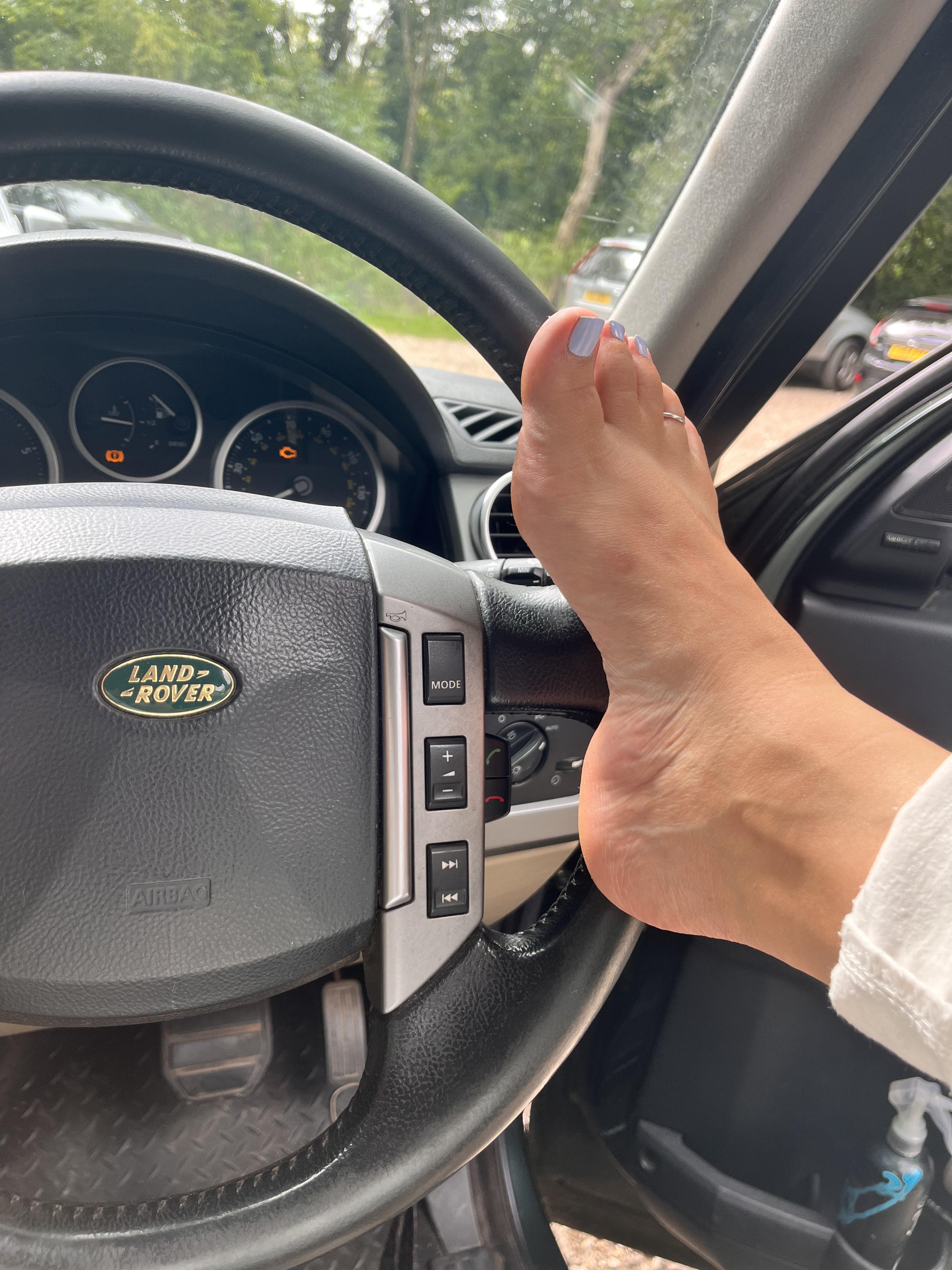 Sweaty after a long walk 🥵 | Scrolller