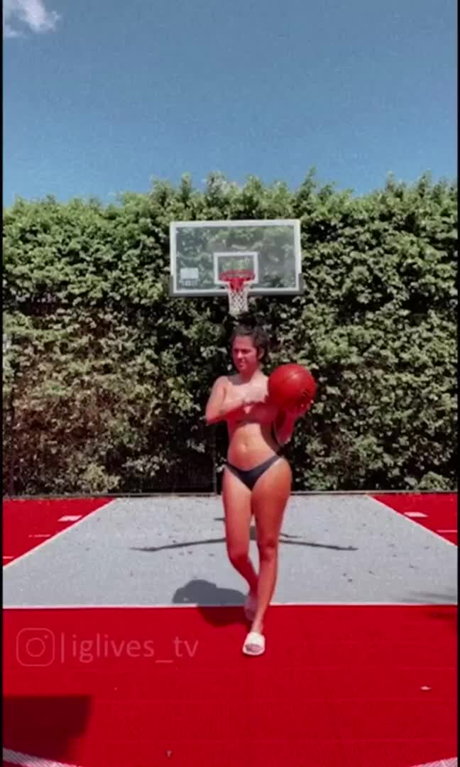 Sweaty Malu Trevejo is playing basketball on IG live | Scrolller