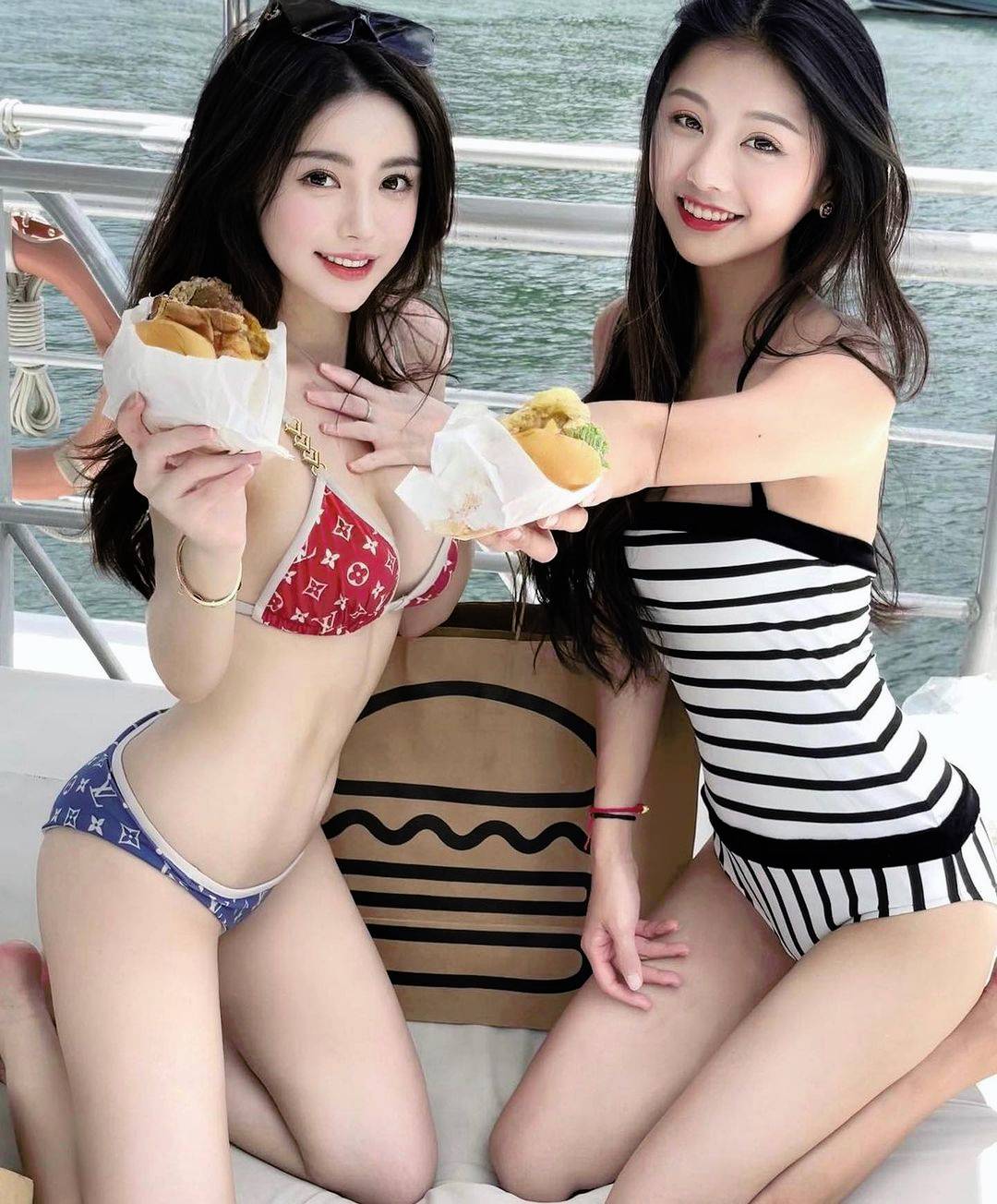 Swimsuits And Burgers Scrolller