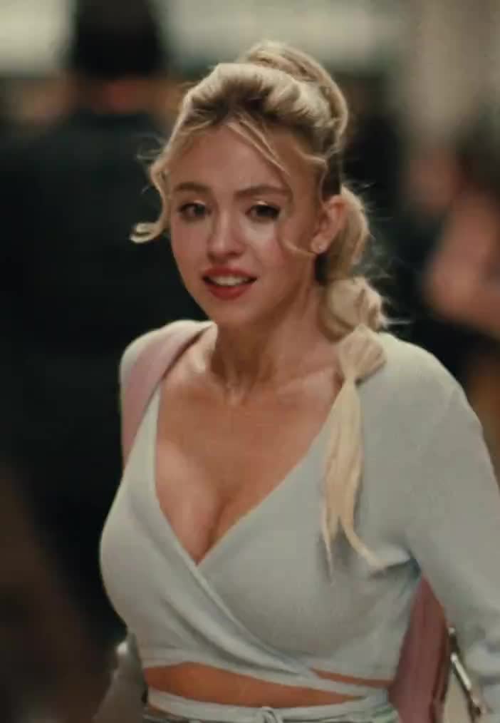 Sydney Sweeney | Scrolller