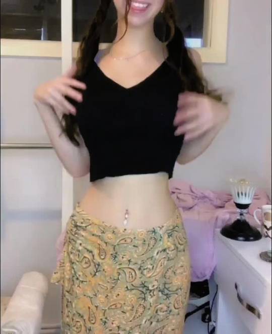 finally taking off my outfit after class feels good | Scrolller