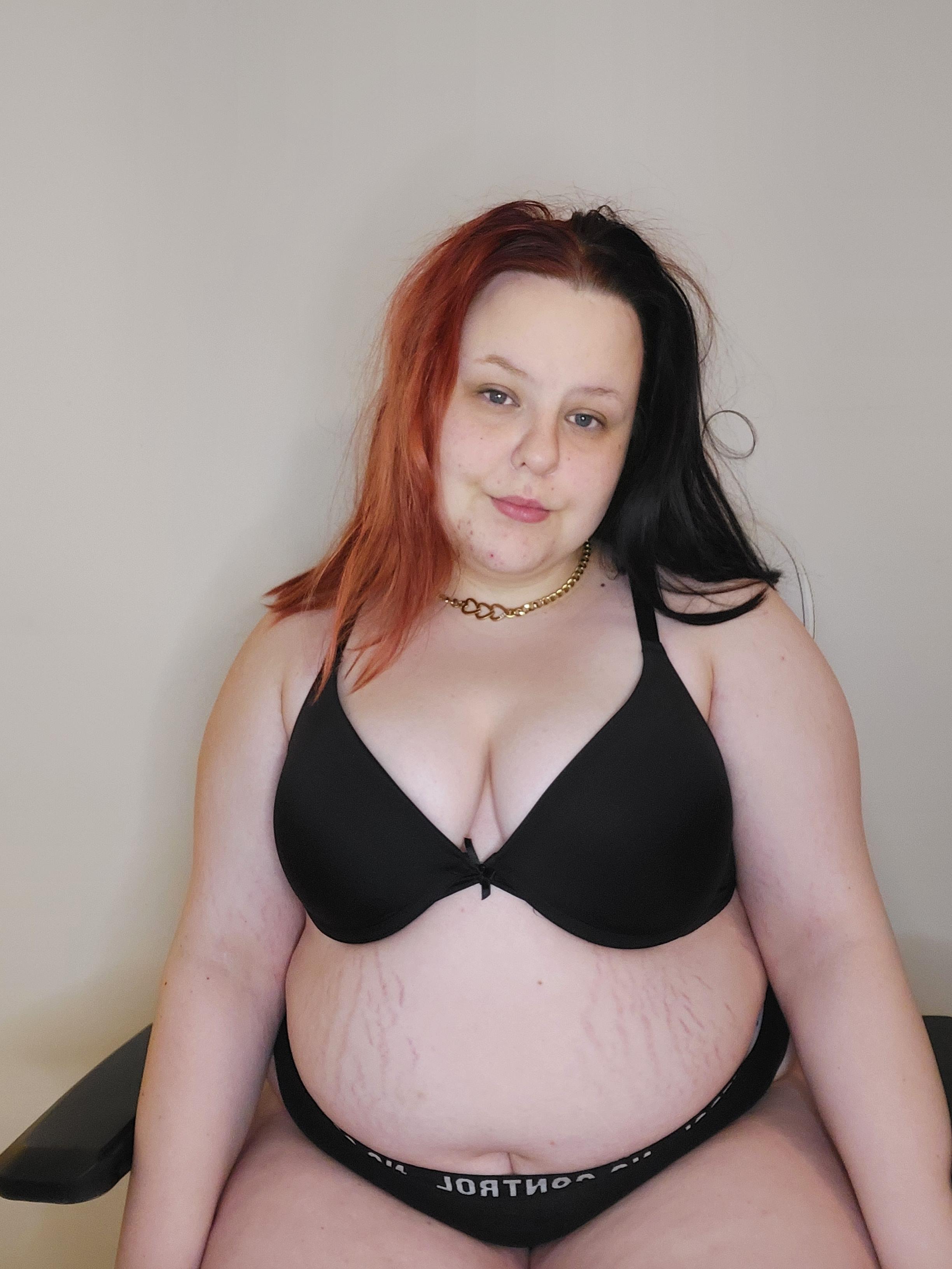 Take this off me will you?😘 | Scrolller