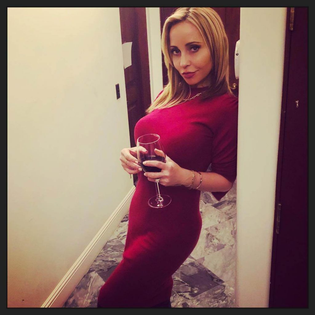 Tara Strong | Scrolller