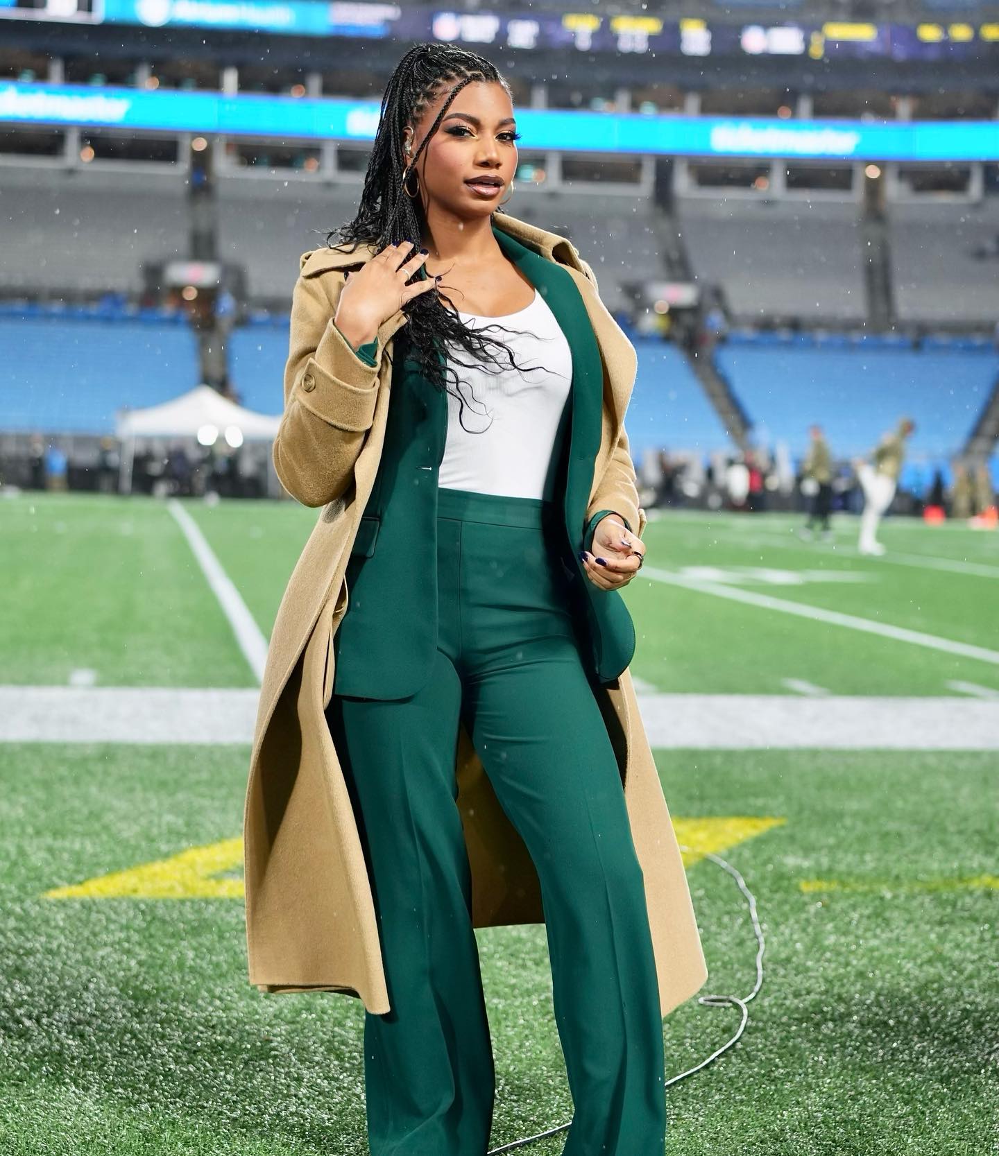 Taylor Rooks Scrolller