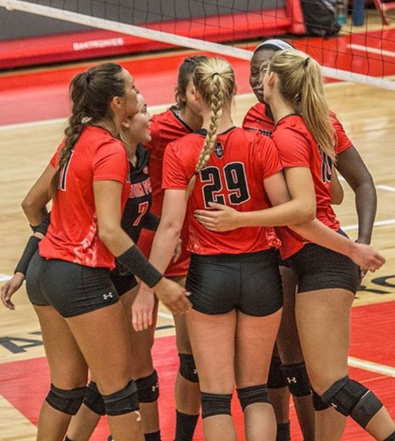 Team huddle | Scrolller