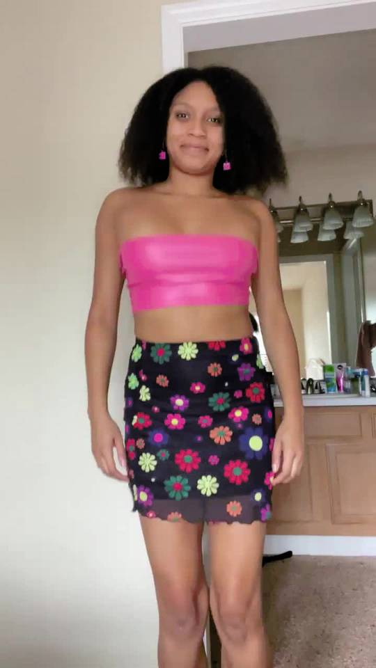 I don’t know if this counts as stripping… | Scrolller