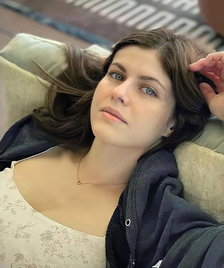 That stare... | Scrolller