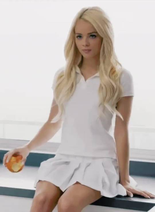 The Art of Seduction | Scrolller