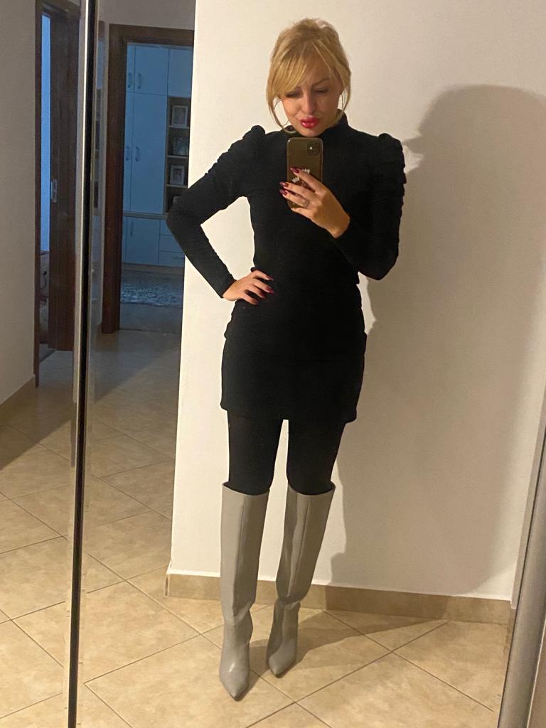 The best MILF🤳😏⛲ | Scrolller