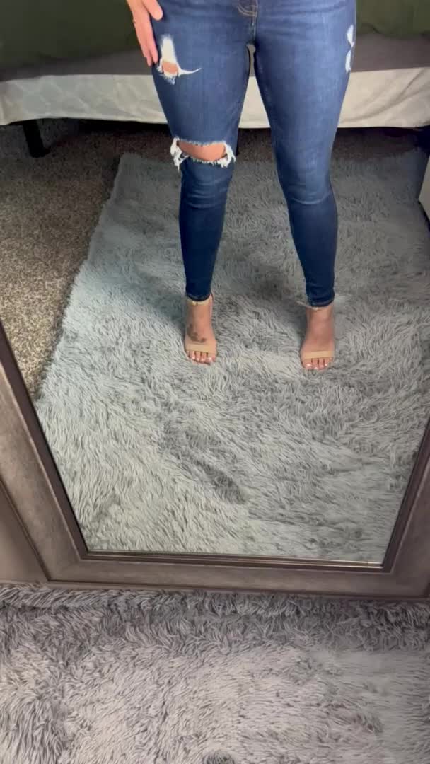 The best type of MILFs are the naughty ones 😈 [F30] | Scrolller