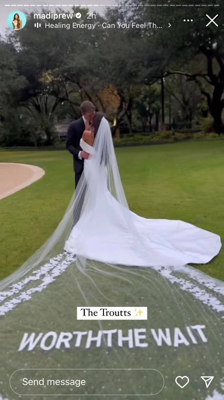 The biggest fundie in bachelor nation got married today (this is an ...