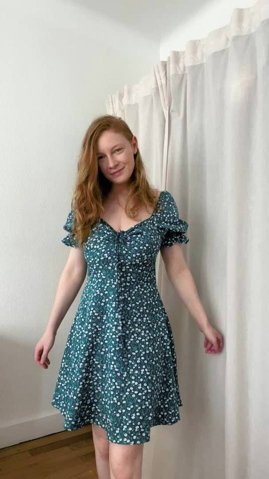 The dress VS the tits | Scrolller