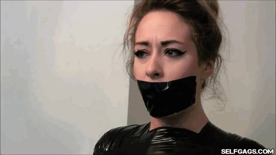 The final piece to complete her gag | Scrolller