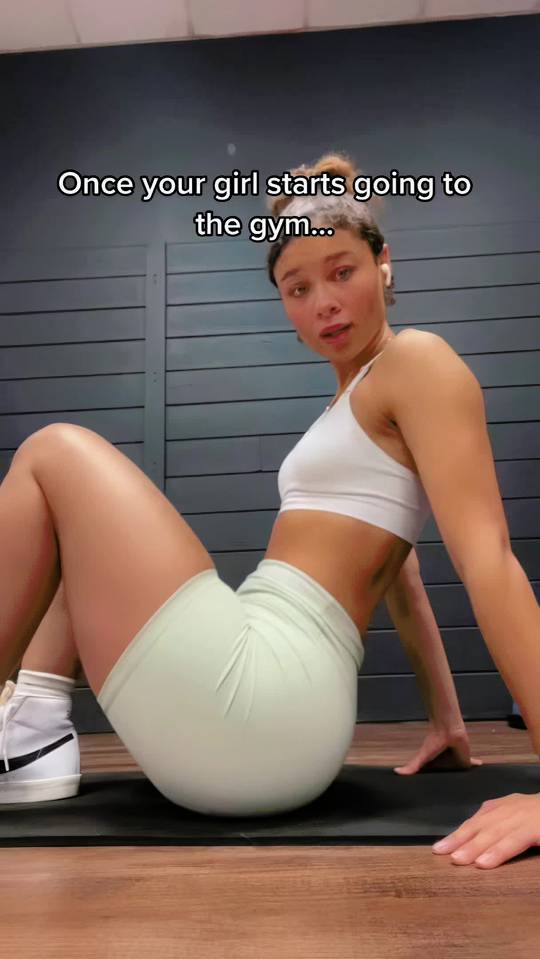 The jiggle when she sits down on it | Scrolller