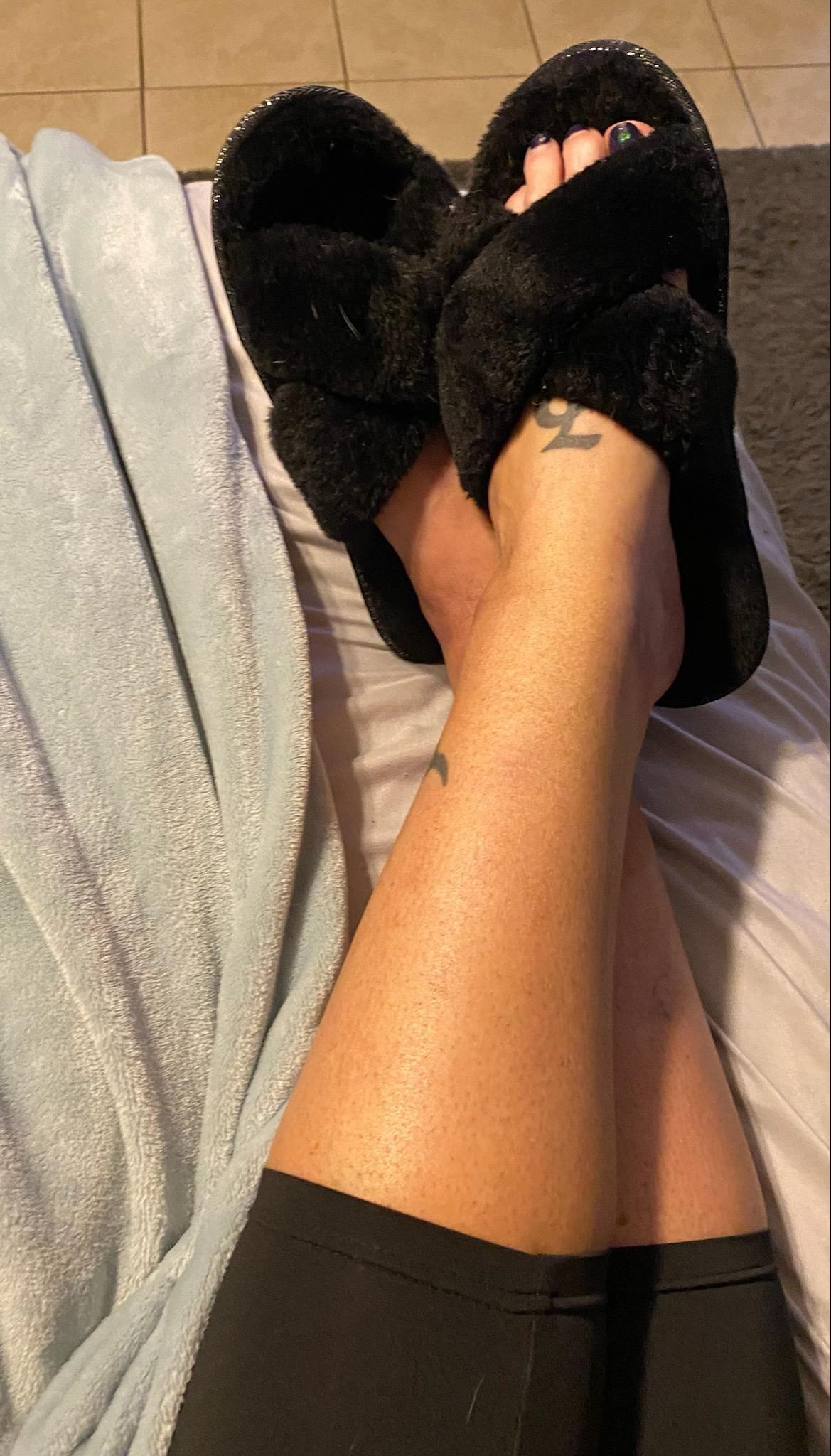 The mom next door | Scrolller