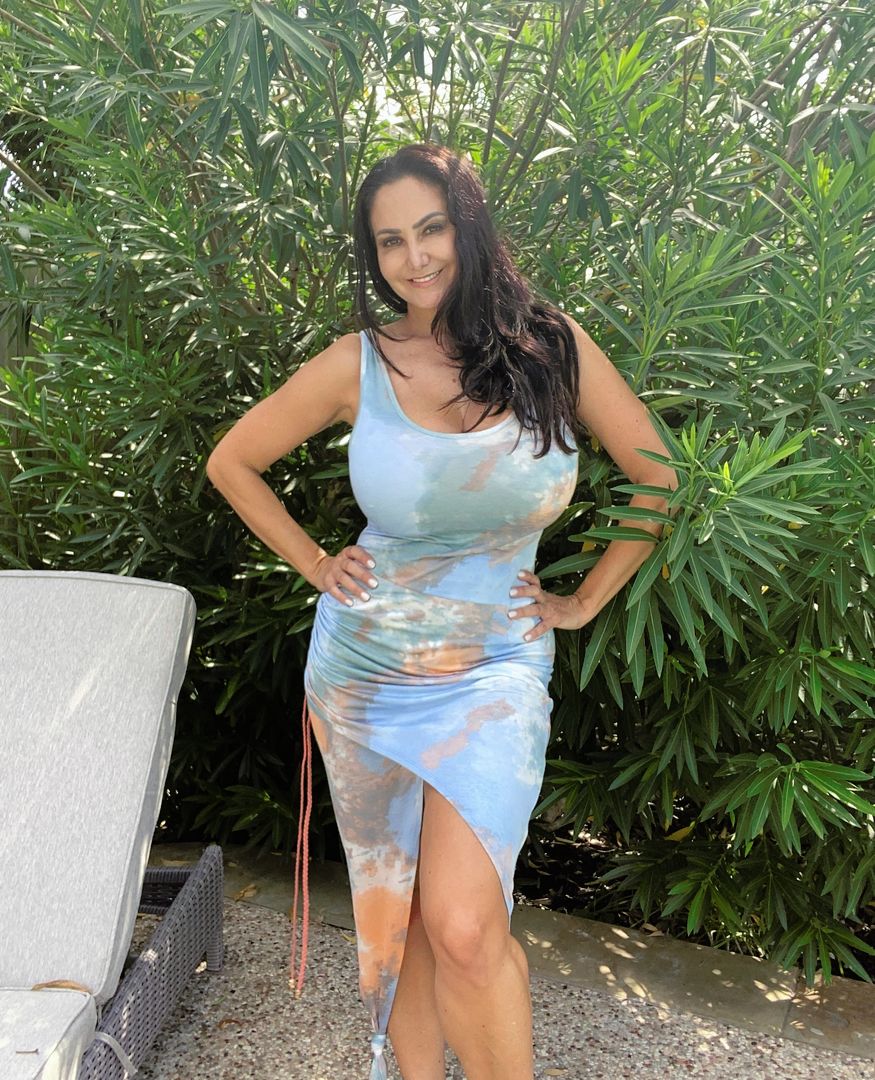 The perfect milf | Scrolller