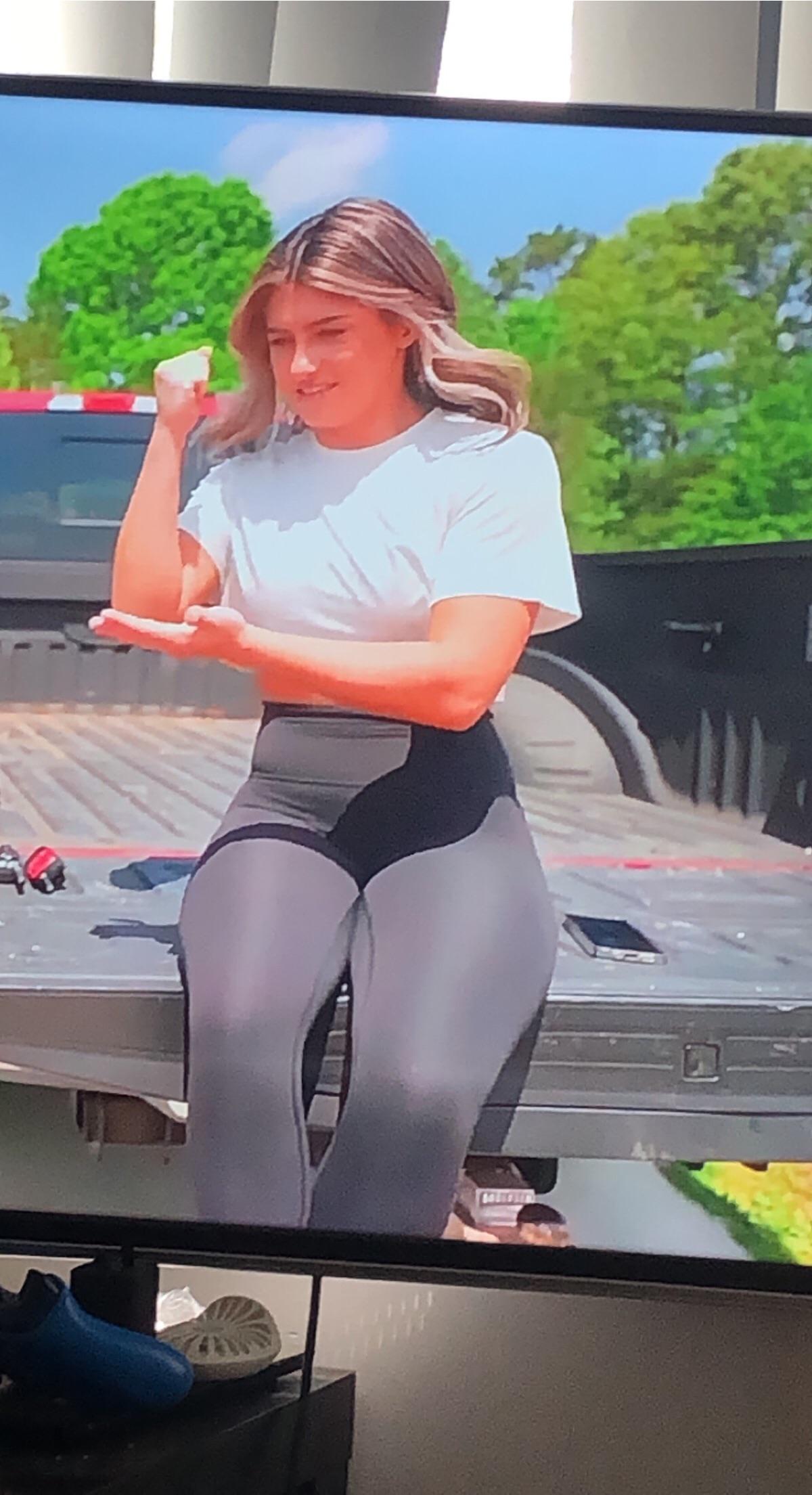 Them thighs | Scrolller