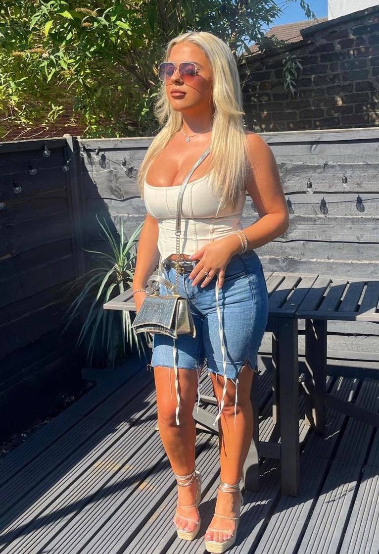 Them tits | Scrolller