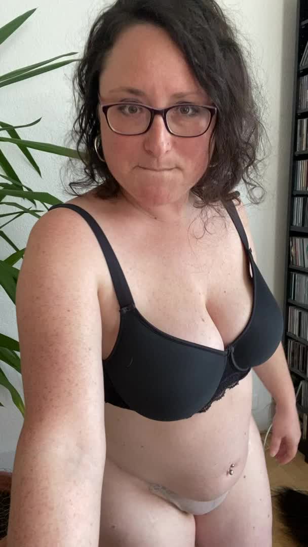 I hope this angle makes you cum really fast | Scrolller