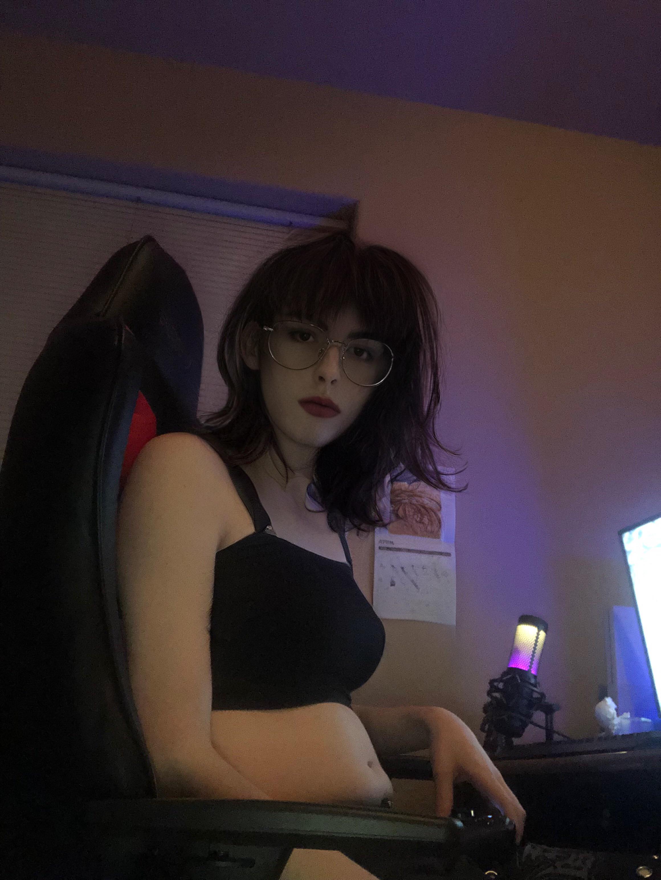 They’re small but can you love me anyways? | Scrolller