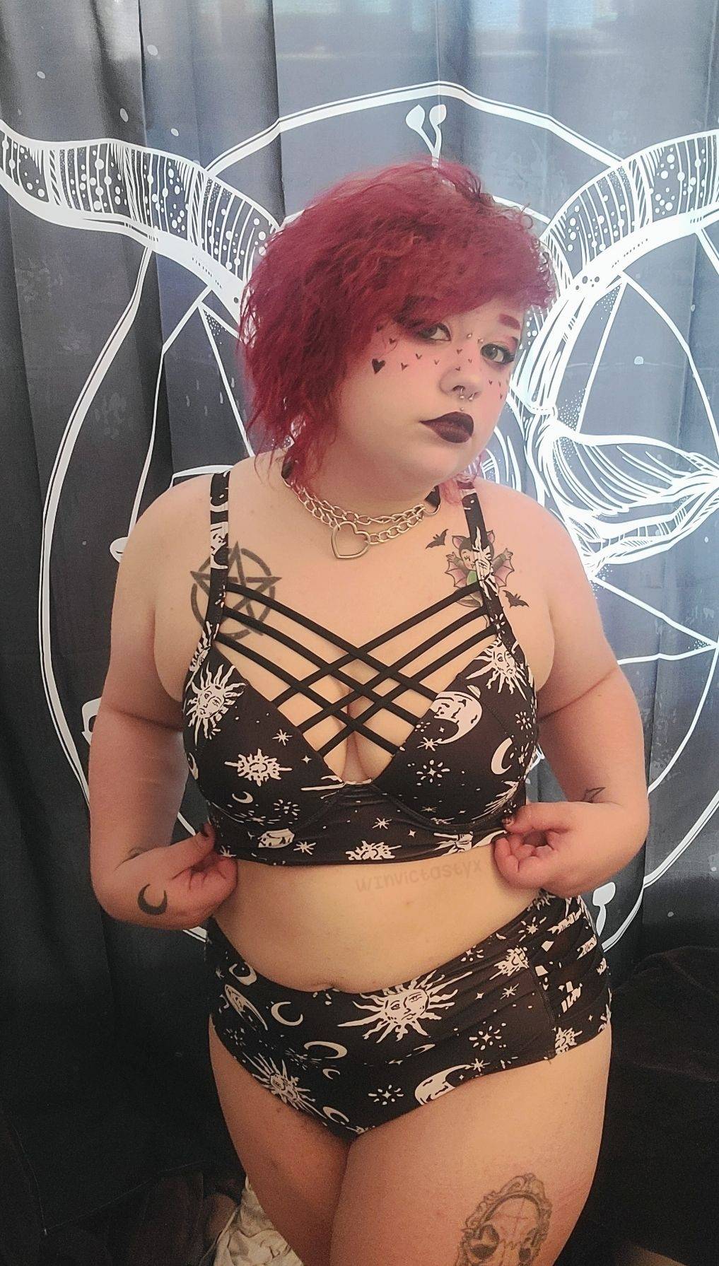 ~Thiccy N Witchy~ | Scrolller