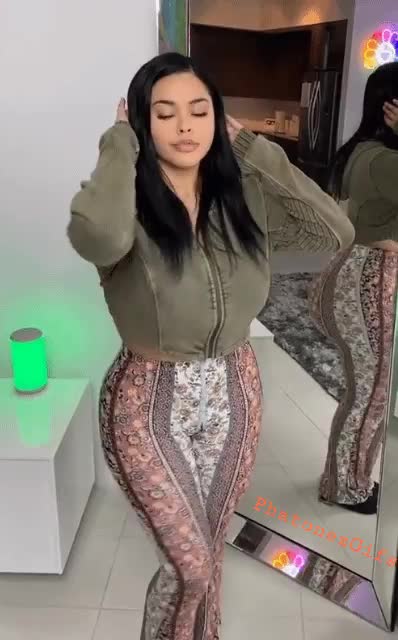 Thick Hips and Nice Curves | Scrolller