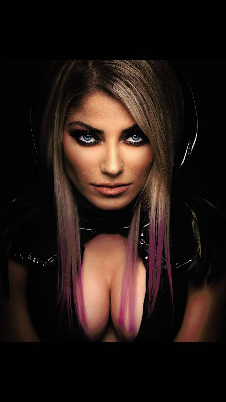 Think this is my fav pic of her ever | Scrolller