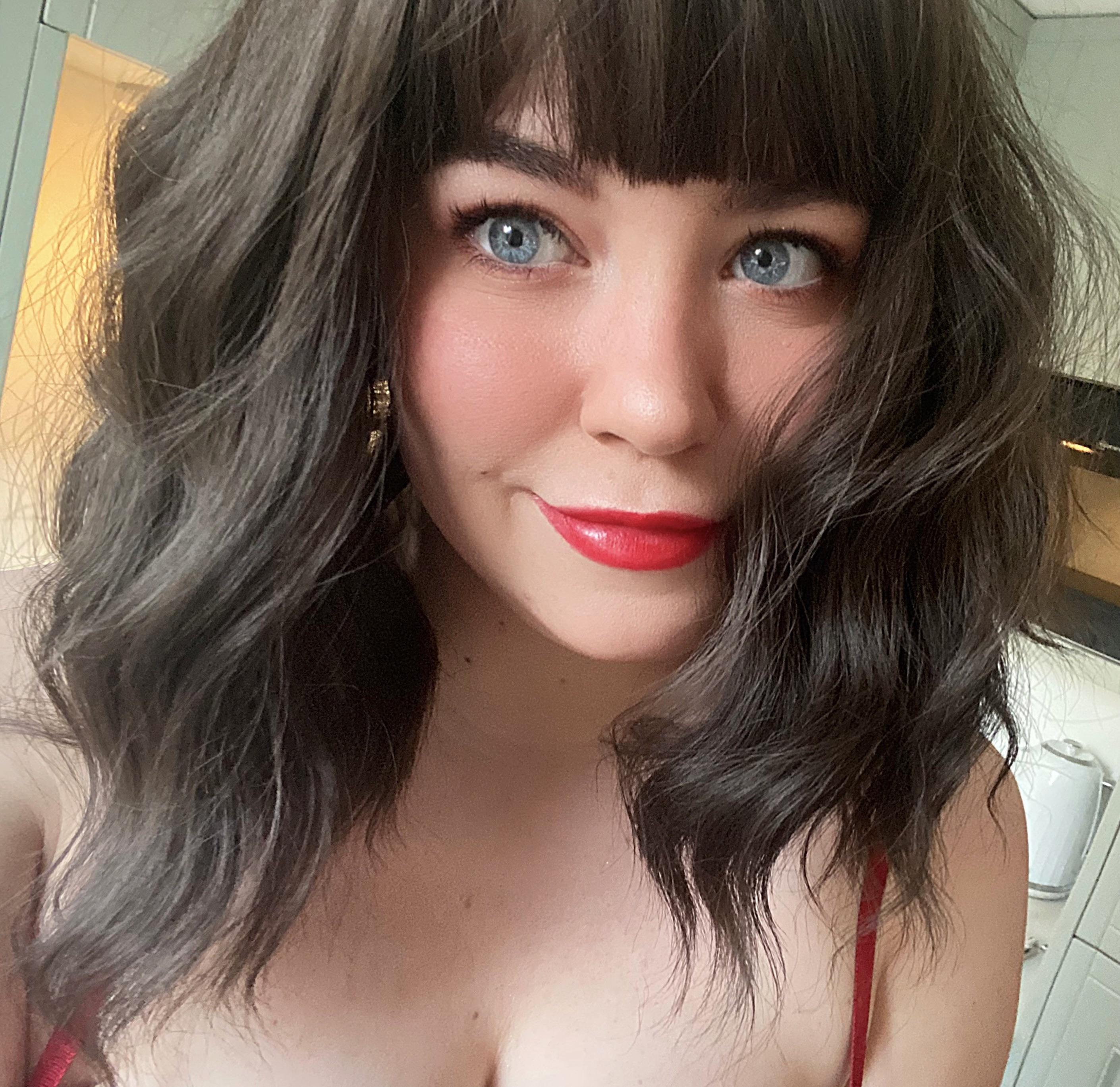 thirty, flirty & thriving 💗 | Scrolller