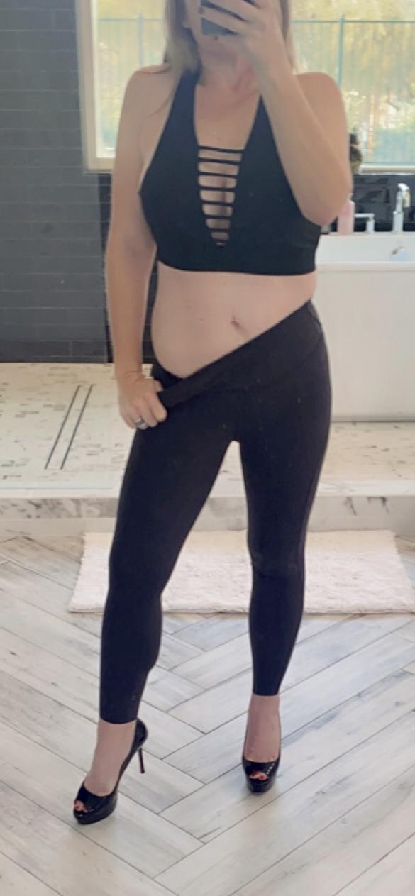 This bathroom would be so much more fun If it had a stripper pole 💈 | Scrolller