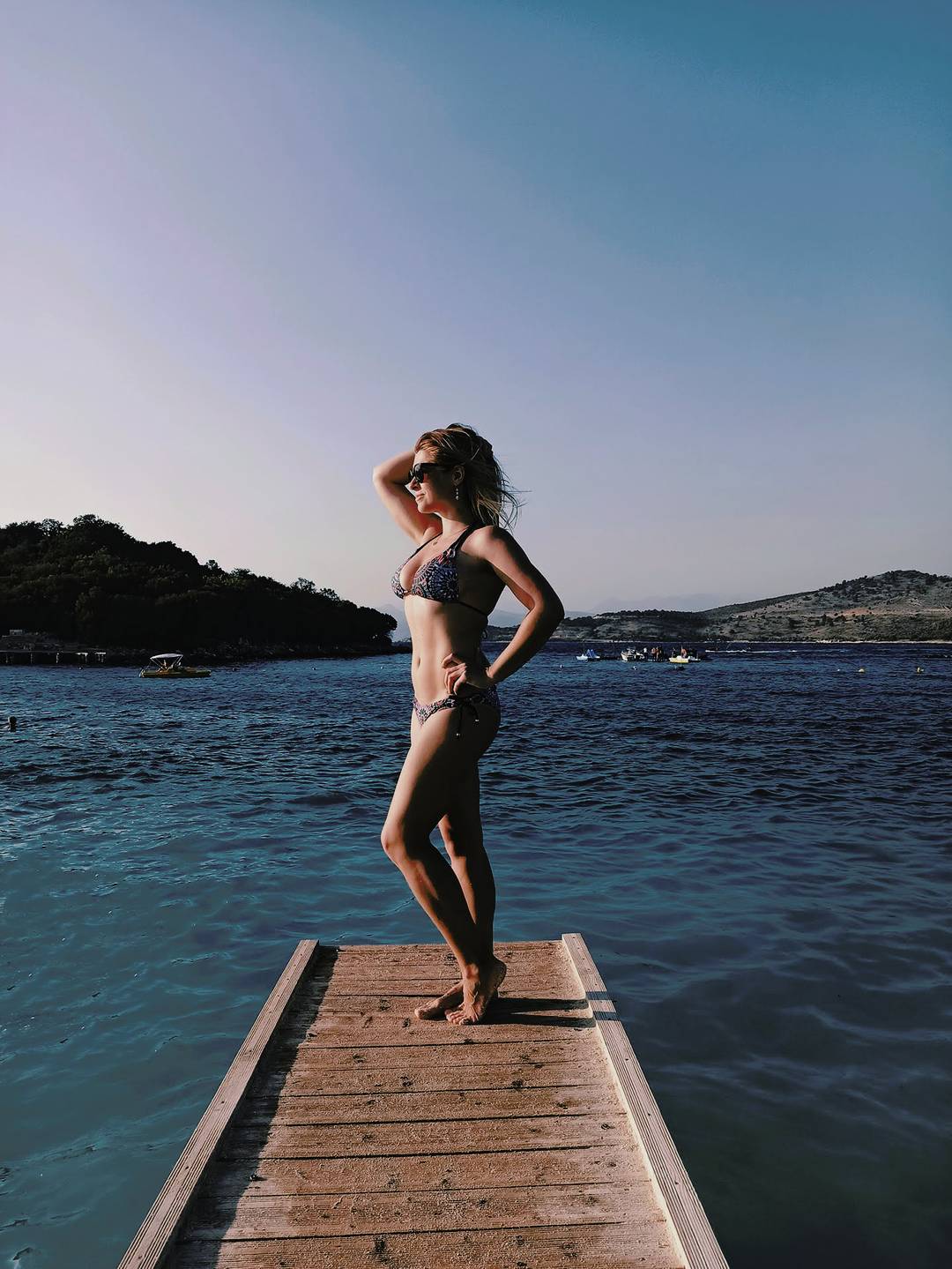 It's really hot in here | Scrolller