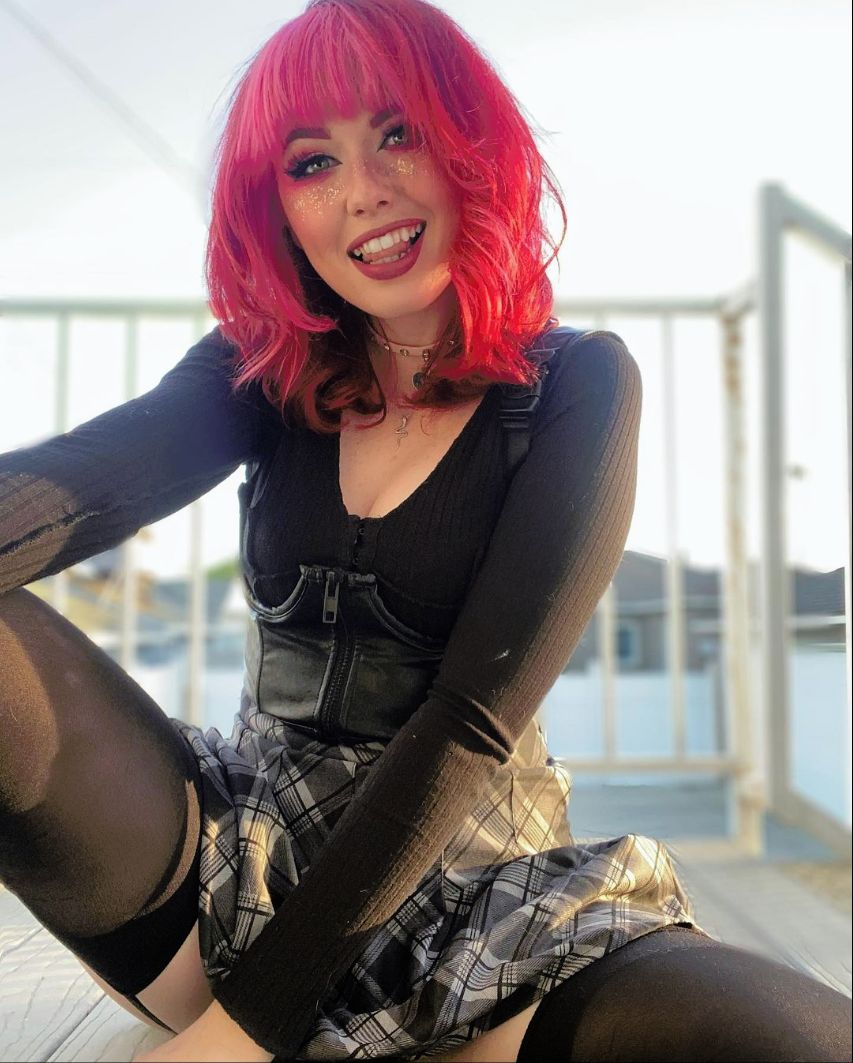 God I need to rail Saige Ryan's face, who wants to talk about the bitch? PM! | Scrolller